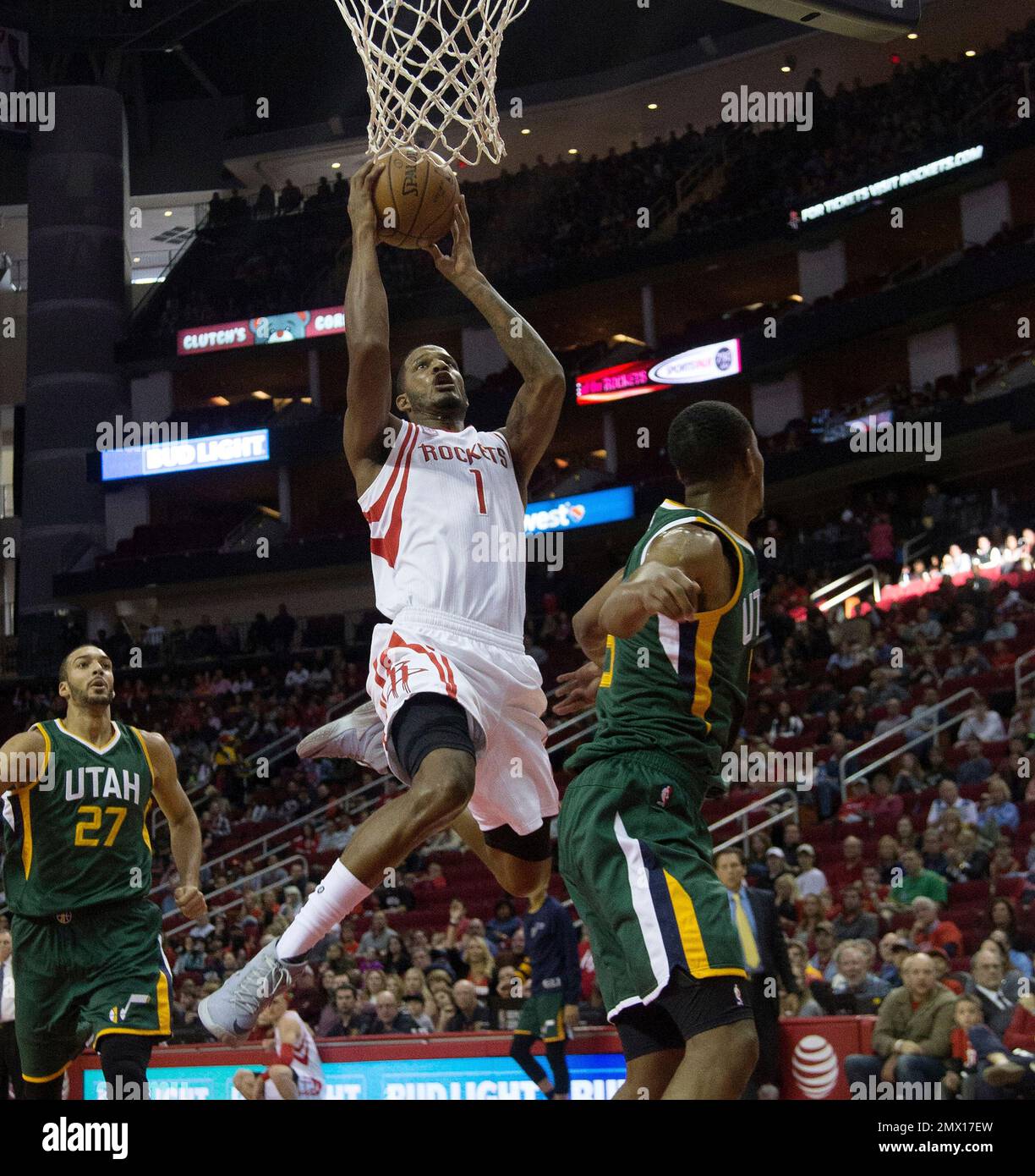 Houston Rockets forward Trevor Ariza (1) drives to the basket against ...
