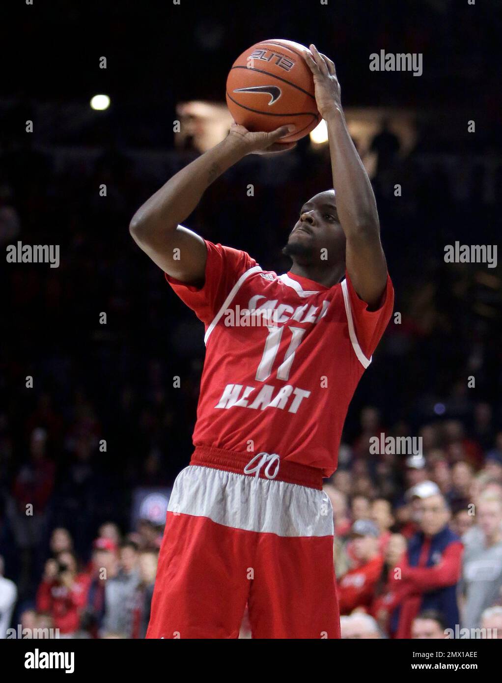 Sacred Heart guard Quincy McKnight (11) during the first half of an ...