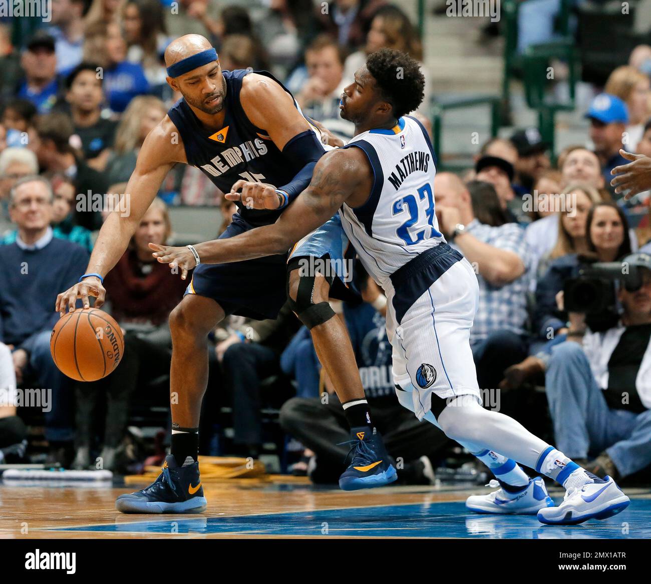 Memphis Grizzlies' Vince Carter fights for a shot opportunity against ...