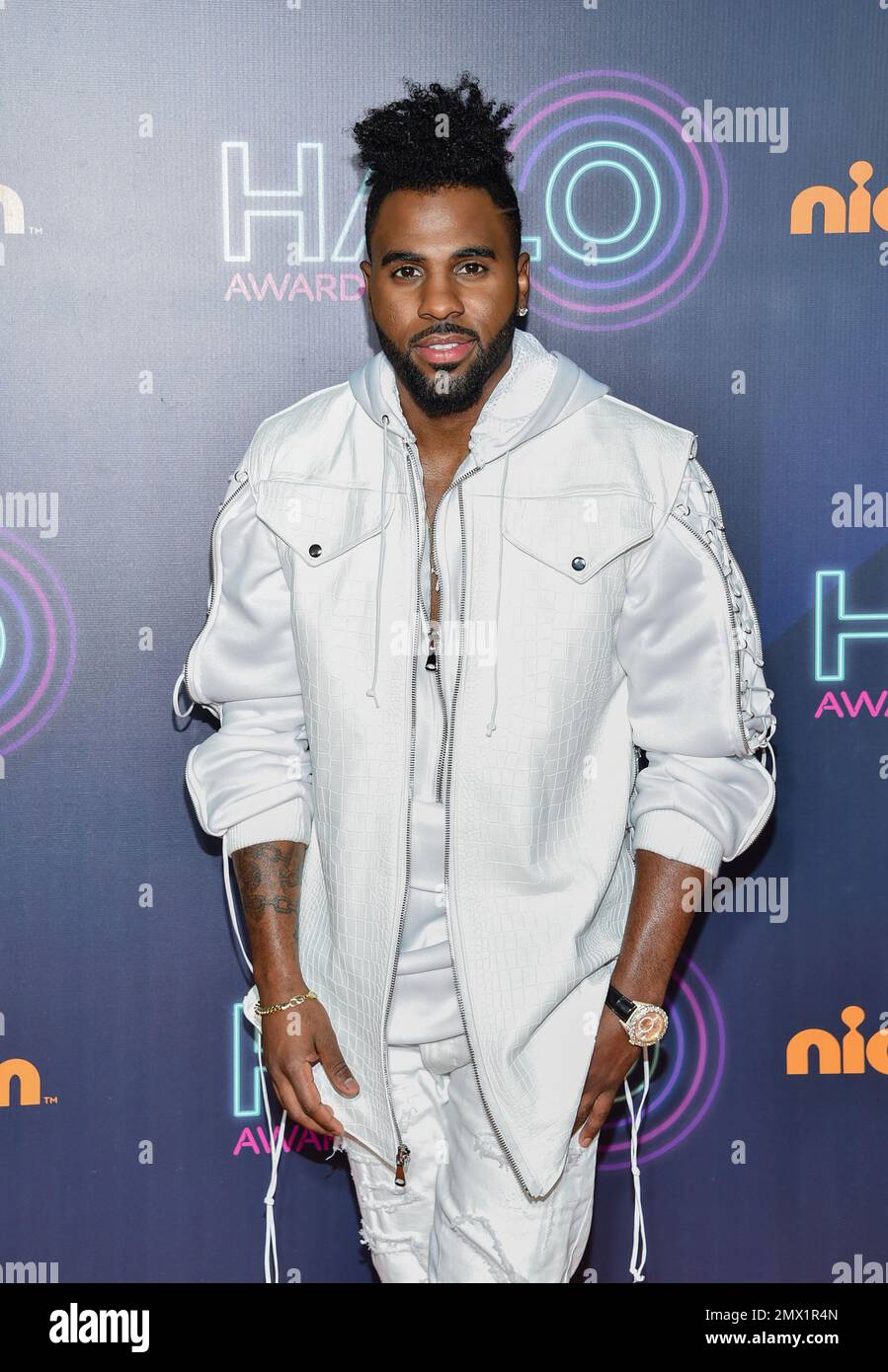 Singer Jason Derulo attends the 2016 Nickelodeon HALO Awards at Pier 36 ...