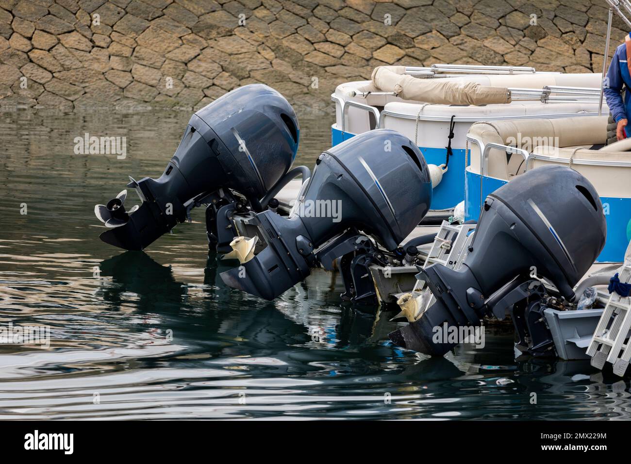 Speed boats parked hi-res stock photography and images - Alamy