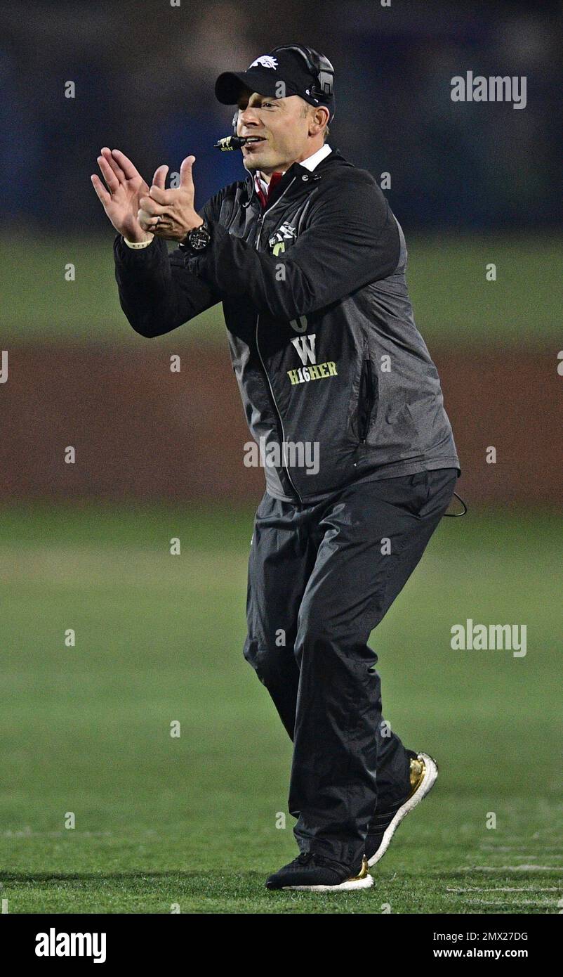 Western Michigan head coach P.J. Fleck celebrates a touchdown in the ...
