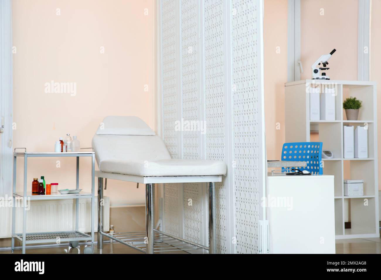 Modern interior of doctor's office with couch Stock Photo - Alamy