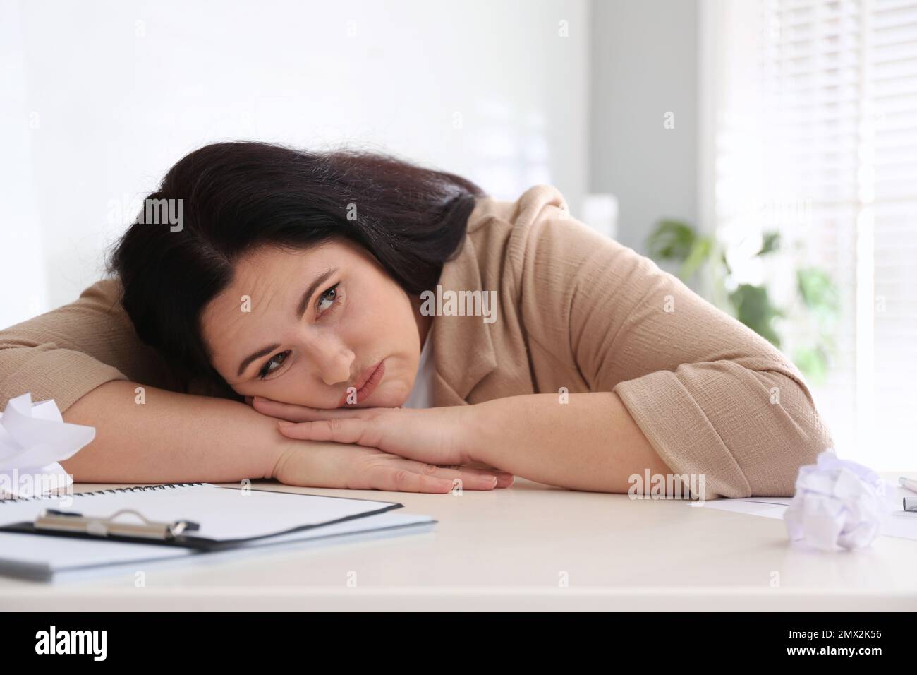 Overweight office worker hi-res stock photography and images - Alamy