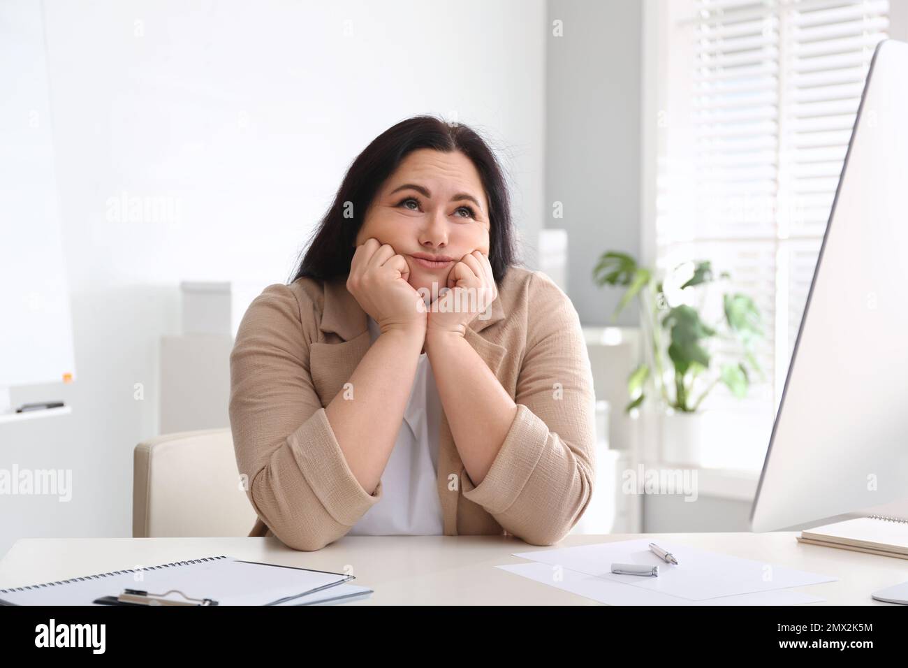 Overweight office worker hi-res stock photography and images - Alamy