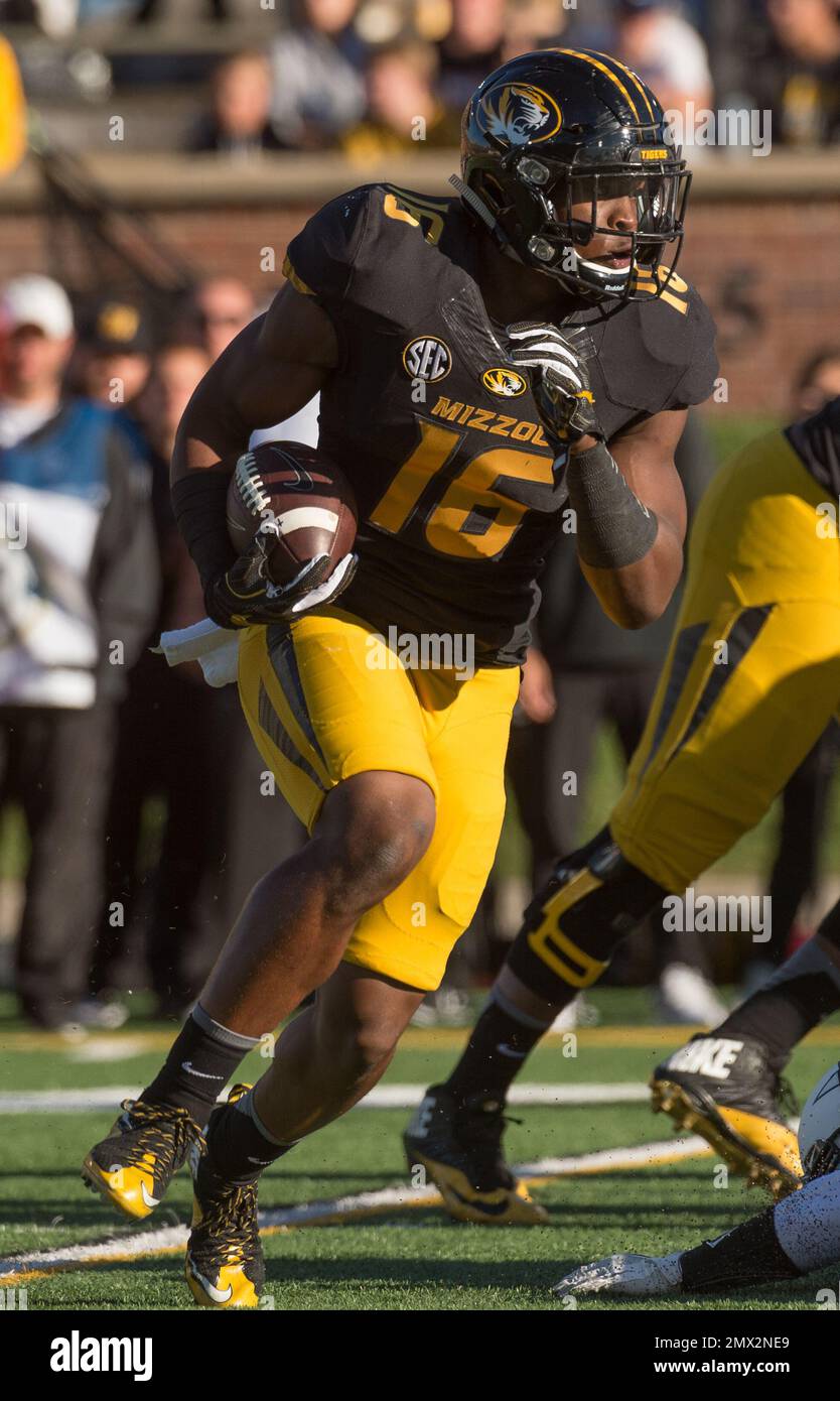 Missouri running back Damarea Crockett runs upfield during the first ...