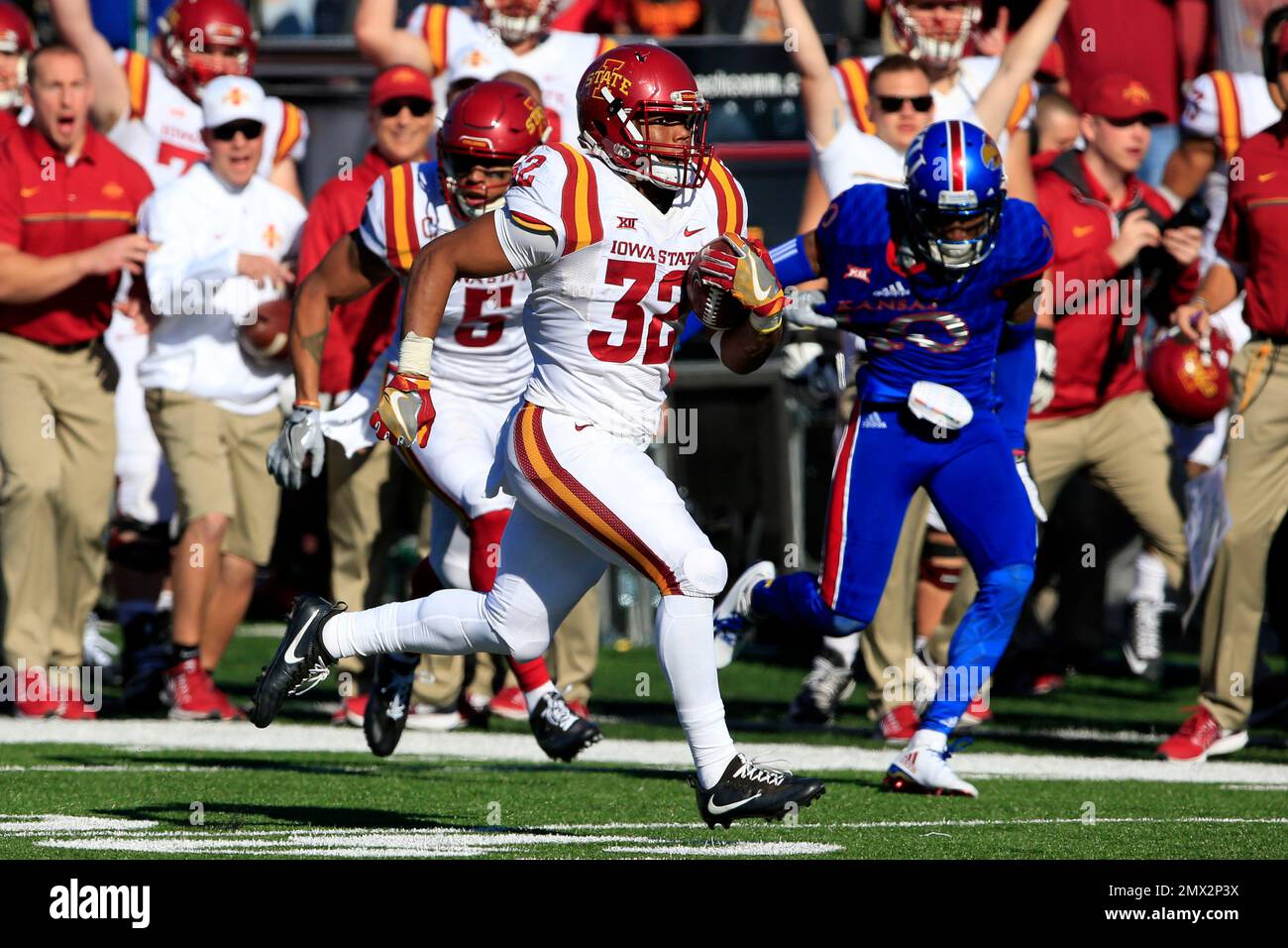 Iowa State running back David Montgomery (32) during the second half of ...