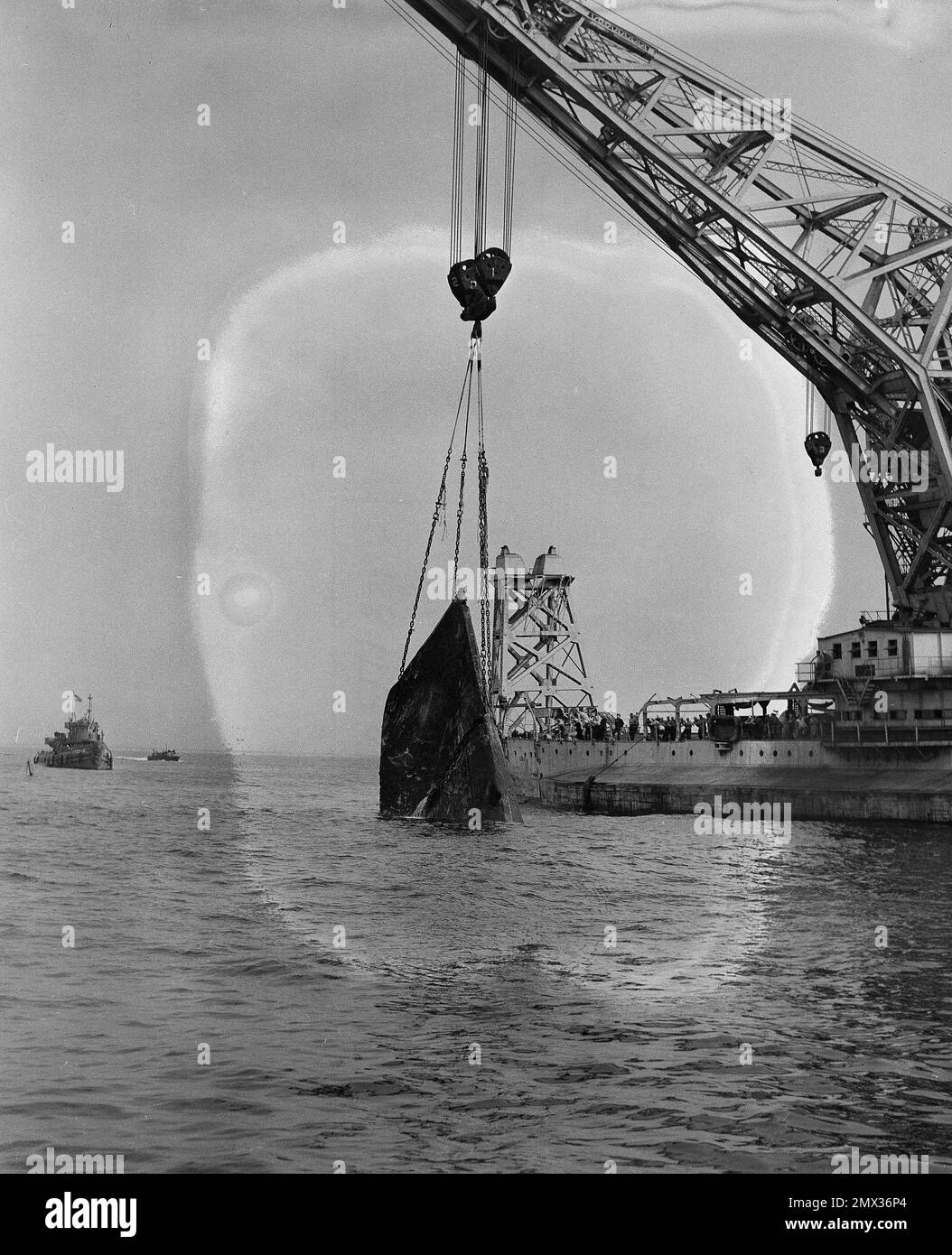 Salvage operation on the destroyer USS Turner which blew up in January ...