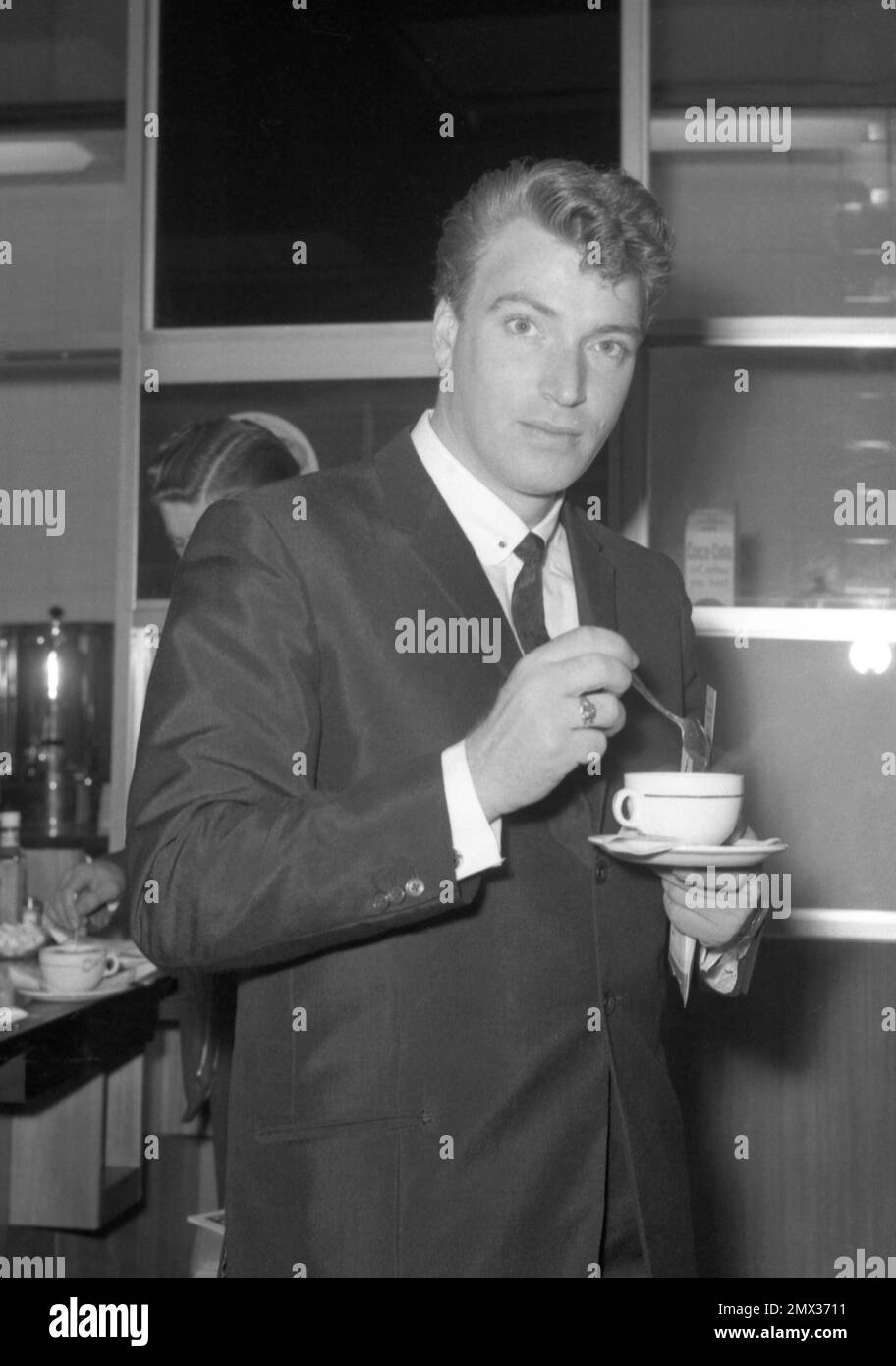 Singer Frank Ifield, whose record "I Remember You" is currently high in ...