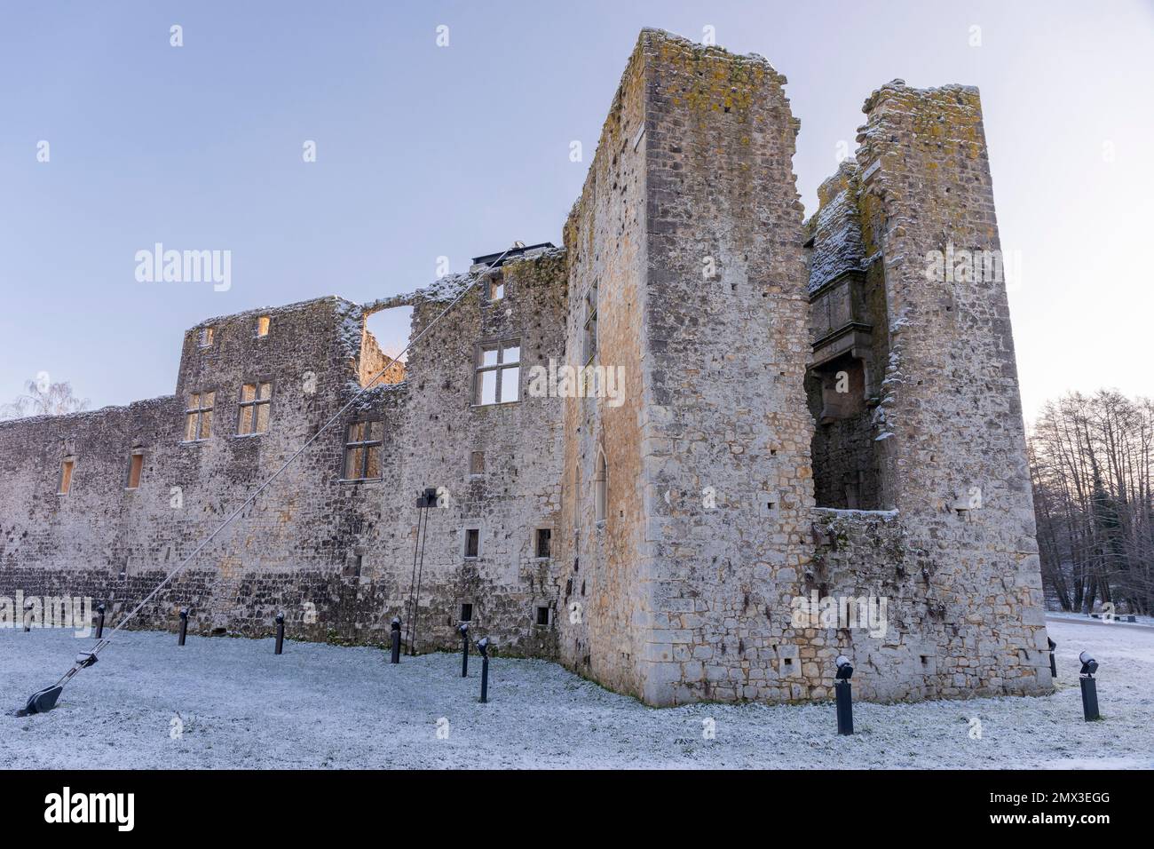 Ruin ruins fireplace hi-res stock photography and images - Alamy