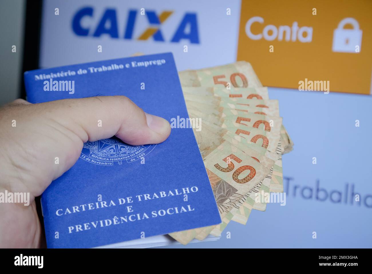 SÃO JOSÉ DOS CAMPOS, SP - 02.02.2023: MUDANÇA NO PIS 2023 NO GOVERNO ...