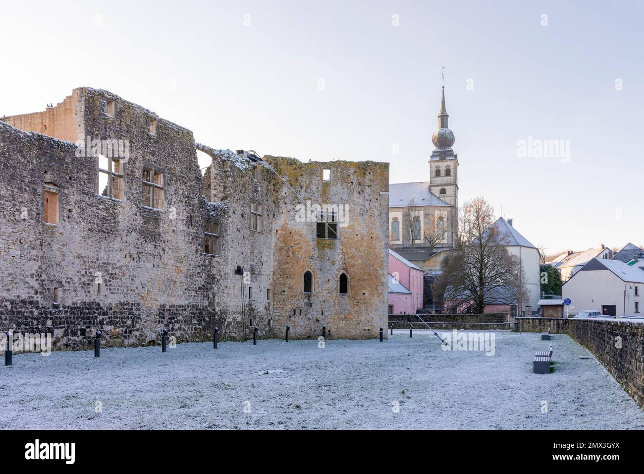Chateau ruins hi-res stock photography and images - Alamy