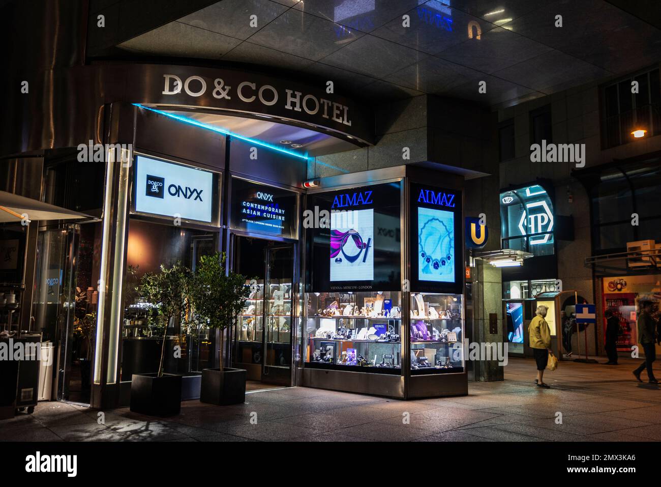 Almaz restaurant hi-res stock photography and images - Alamy