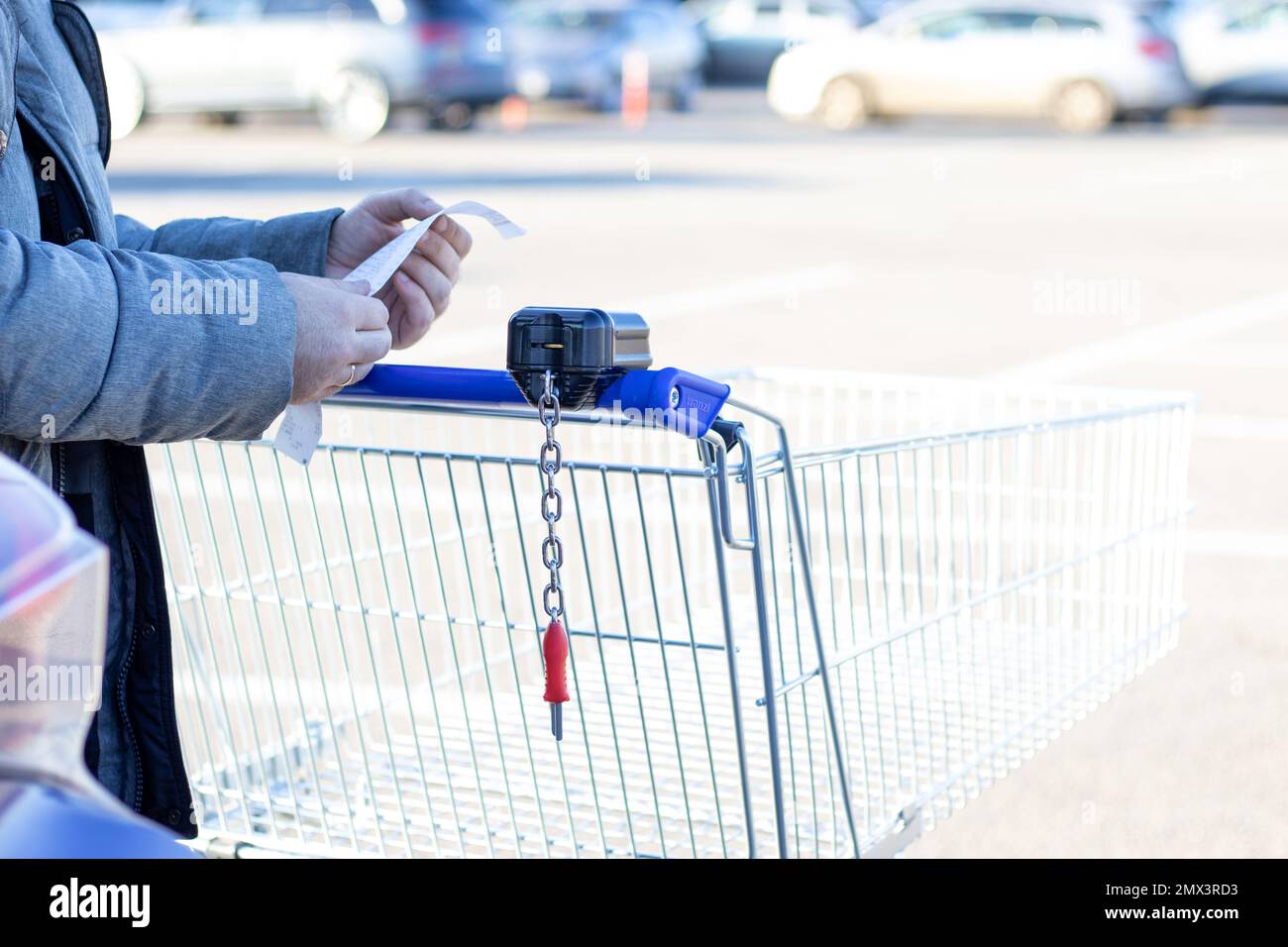 Shopping trolley wheels lock hi-res stock photography and images - Alamy