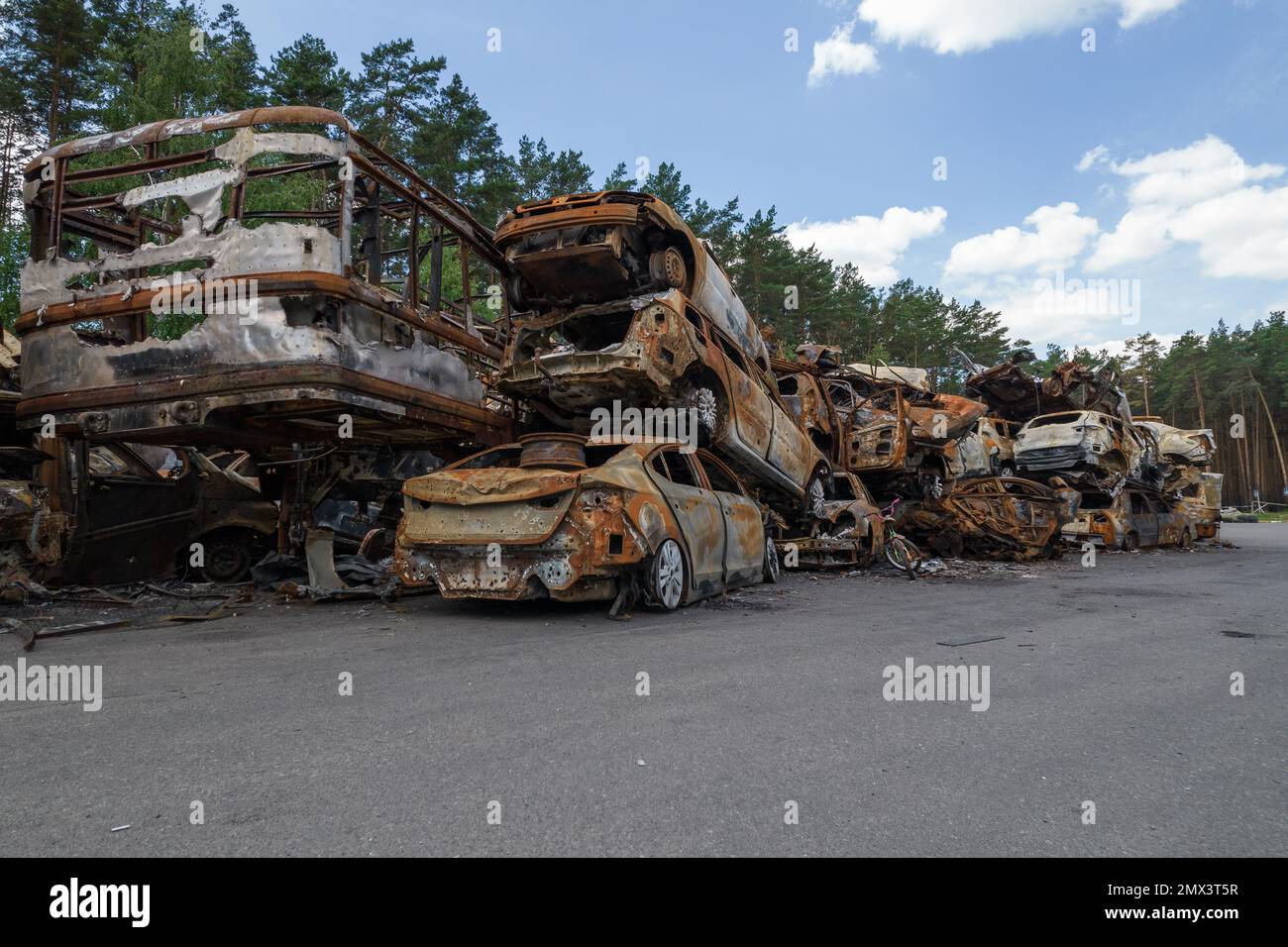 War-destroyed cars in Irpin, Bucha district, Ukraine Stock Photo - Alamy