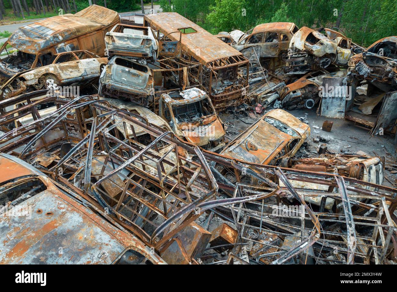 War in Ukraine: a dump of shot and burned cars in Irpin, Bucha district ...