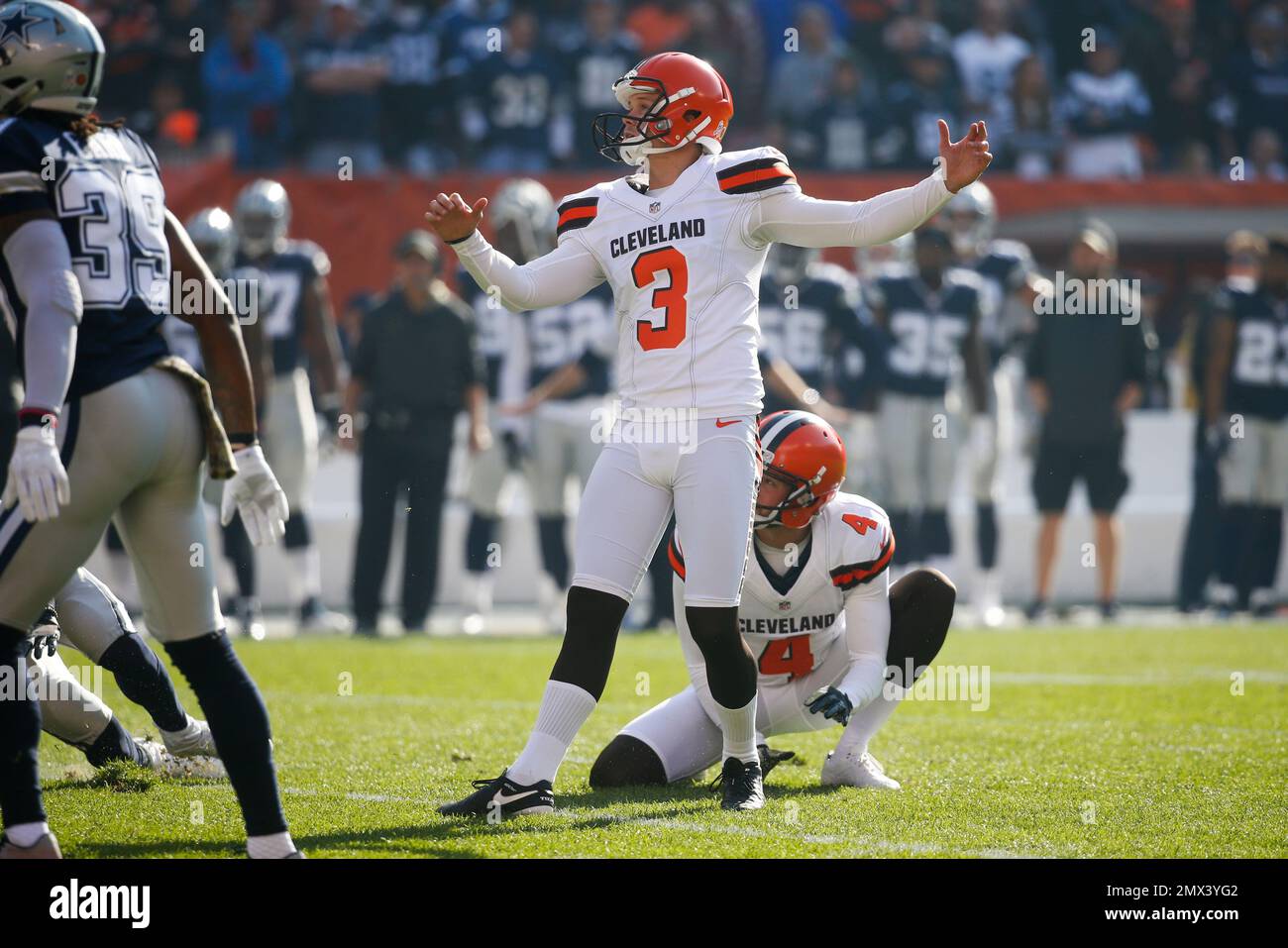Cleveland Browns kicker Cody Parkey (3) watches his field goal in the ...