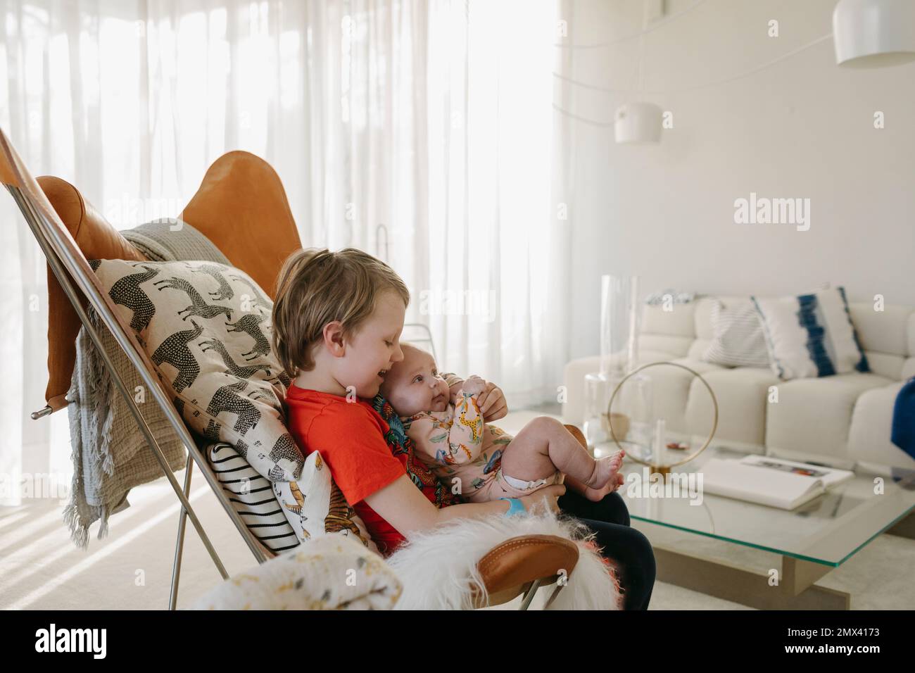 Sibling models hi-res stock photography and images - Alamy