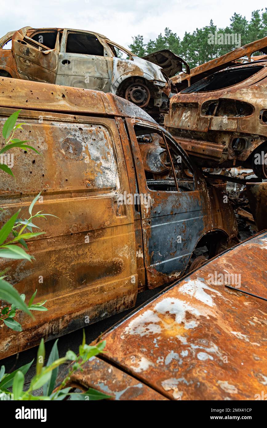 Consequences of the war in Ukraine - destroyed cars in Irpin, Bucha ...