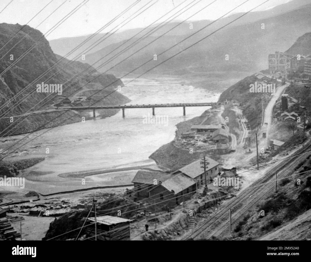 This is the deep Sanmen Gorge on China's Yellow River, which for ...