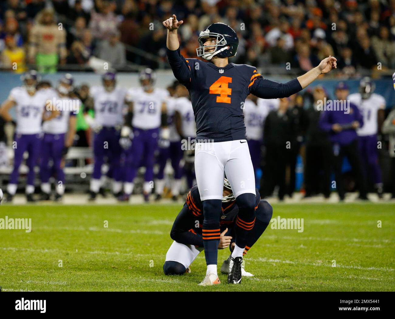 Chicago Bears kicker Connor Barth (4) kicks a 28-yard field goal during ...