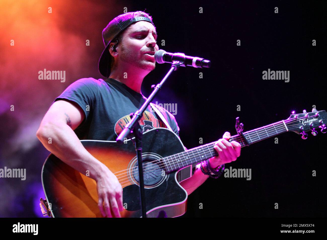 American Idol winner, Nick Fradiani performs during the Q100 Moon Shine ...