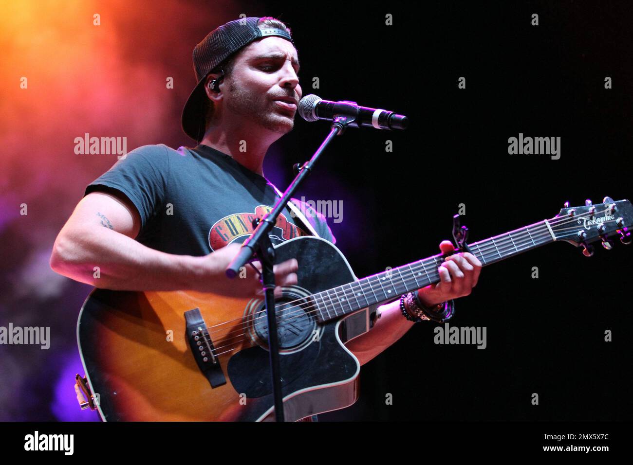 American Idol winner, Nick Fradiani performs during the Q100 Moon Shine ...
