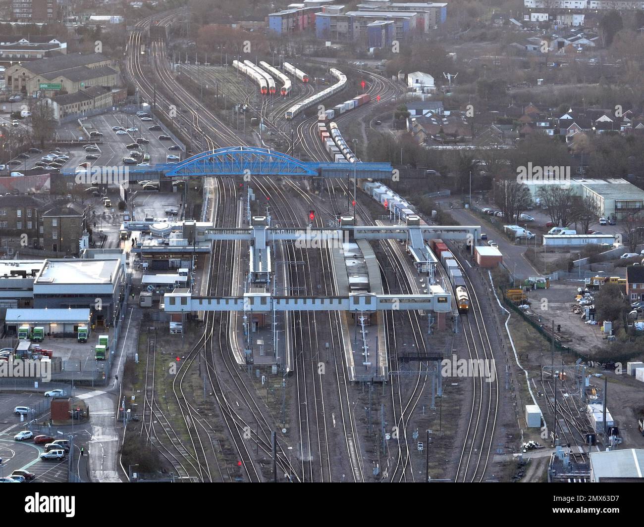Peterborough railway station hi-res stock photography and images - Alamy