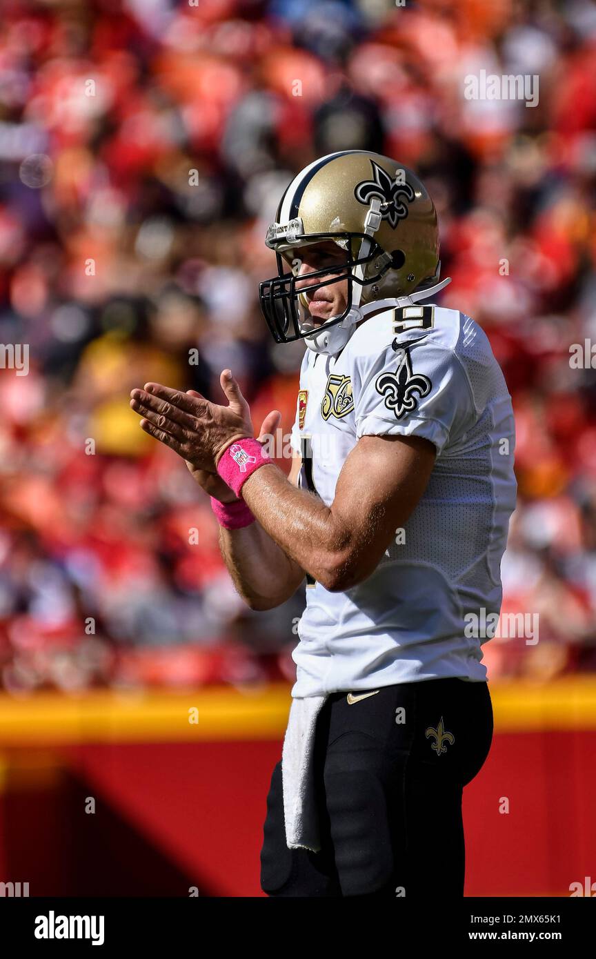 New Orleans Saints quarterback Drew Brees (9) walks back to the huddle ...
