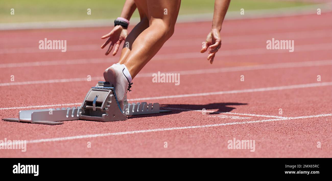 Female sprinter starting block hi-res stock photography and images - Alamy