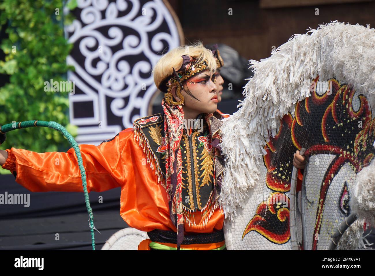 Danza barong sai hi-res stock photography and images - Alamy