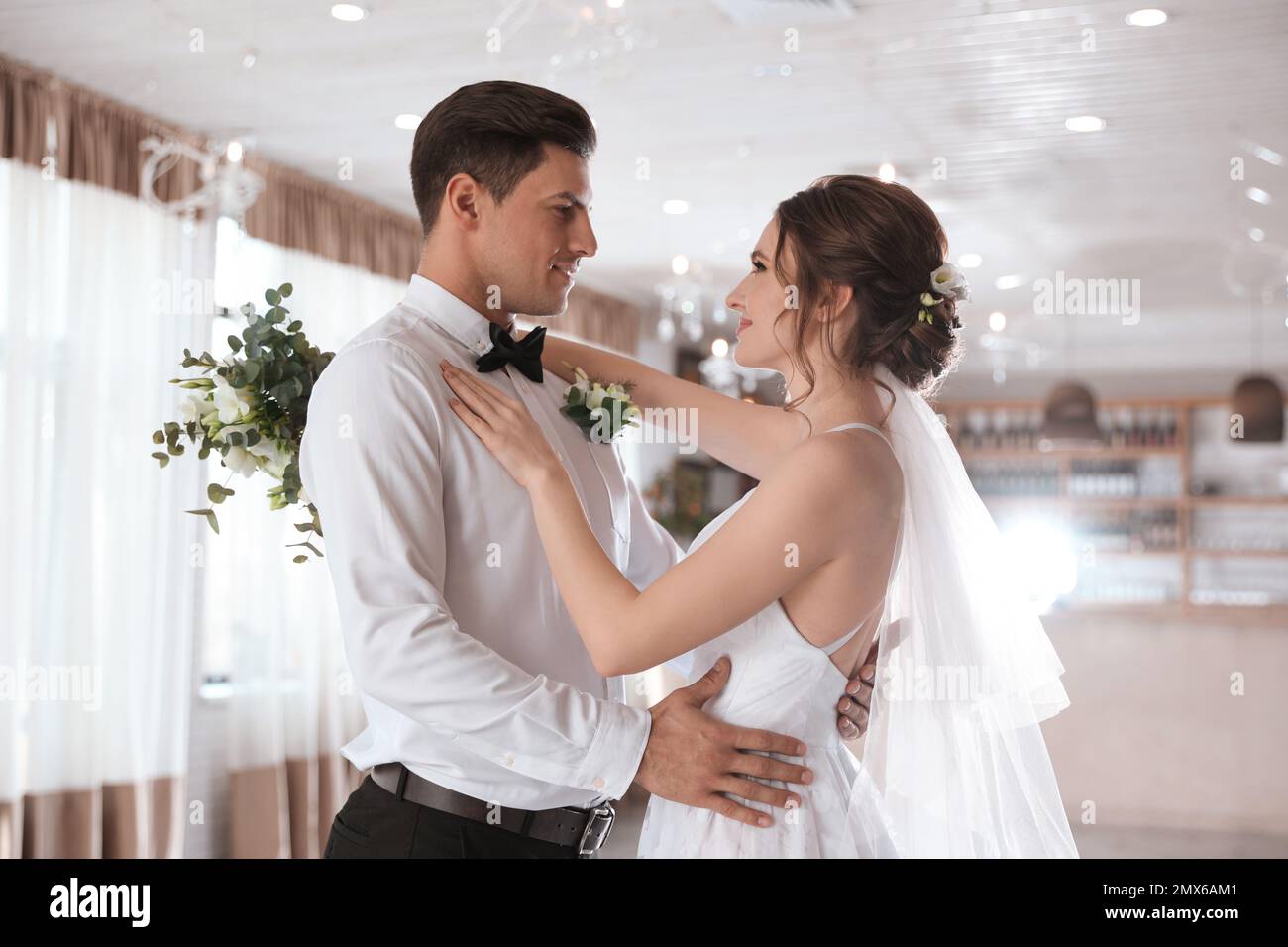 Romantic couple slow dancing in hi-res stock photography and images - Alamy