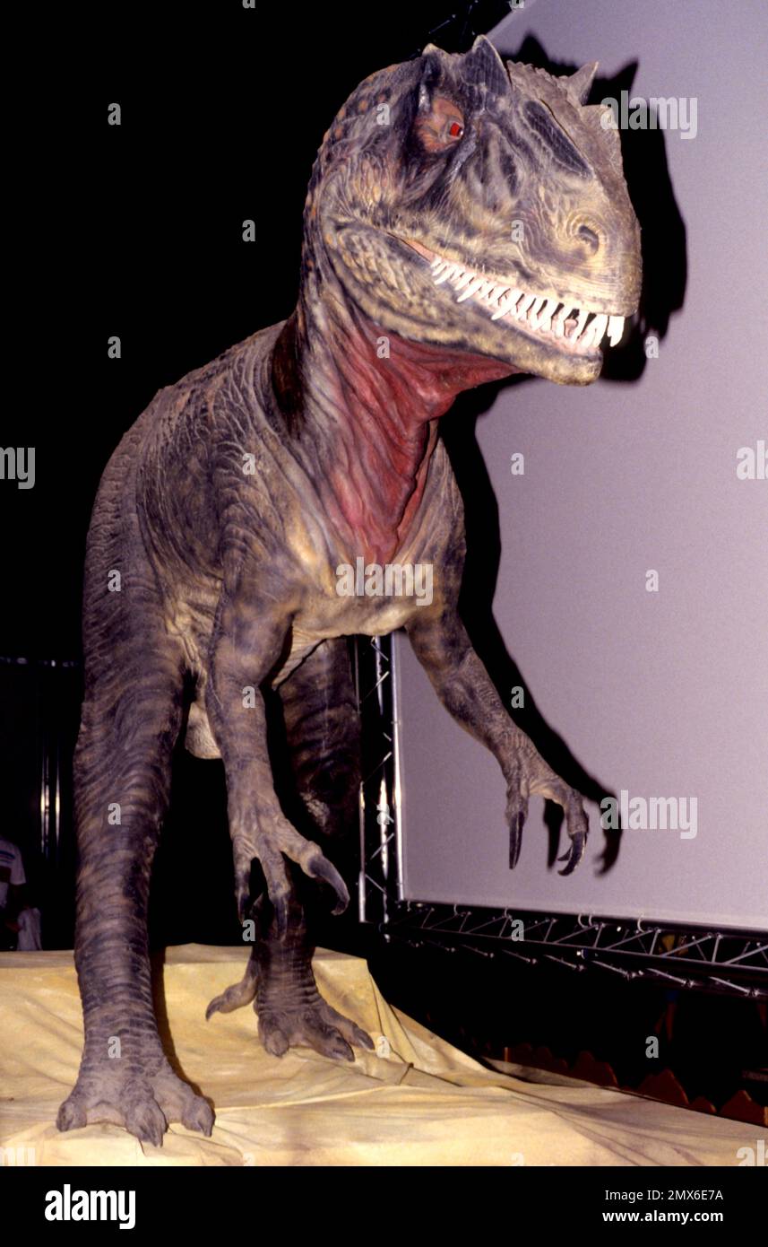 Life sized animatronic dinosaurs by American company Dinamation Corp on ...
