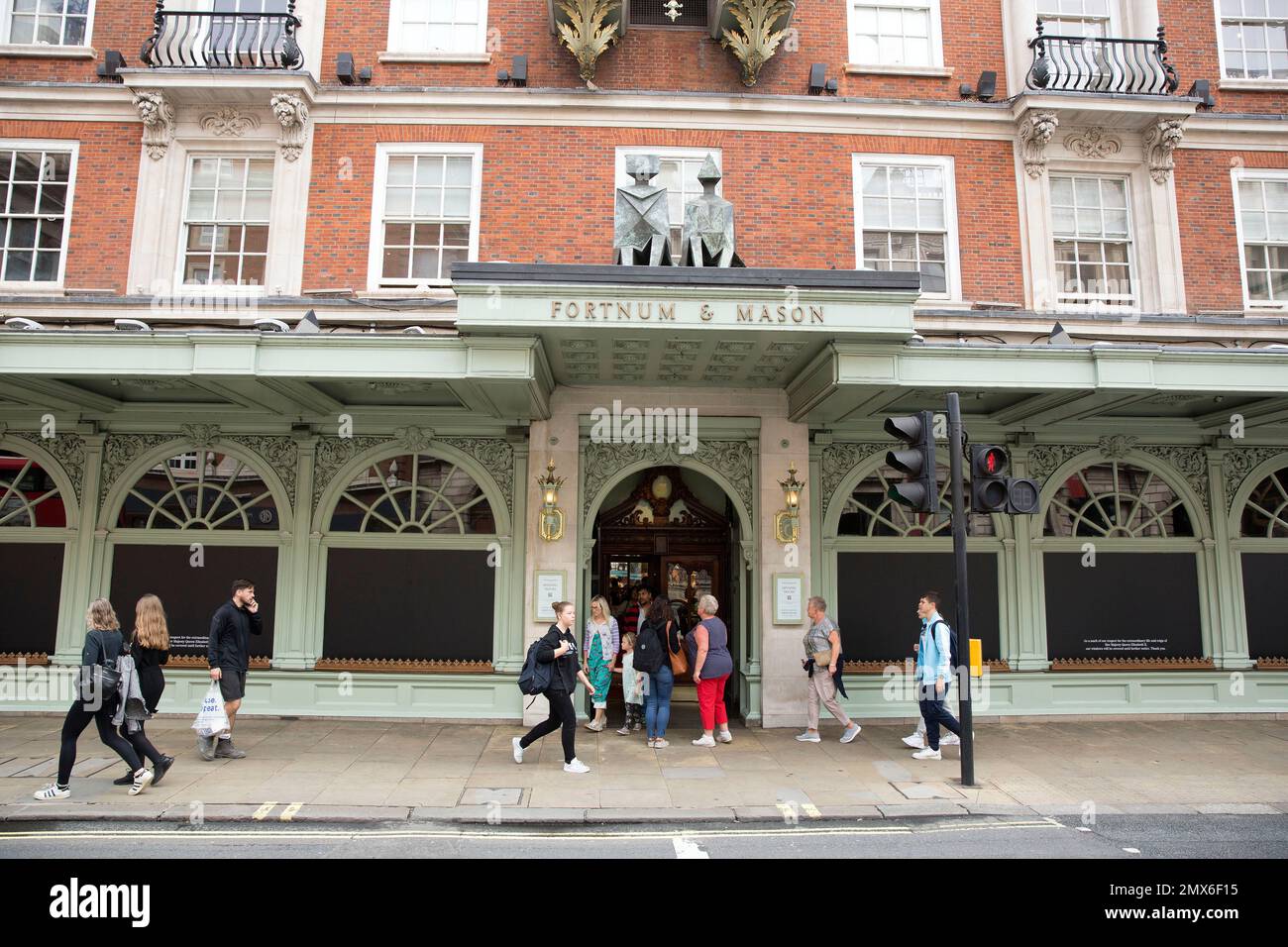 Respect for the queen hi-res stock photography and images - Alamy