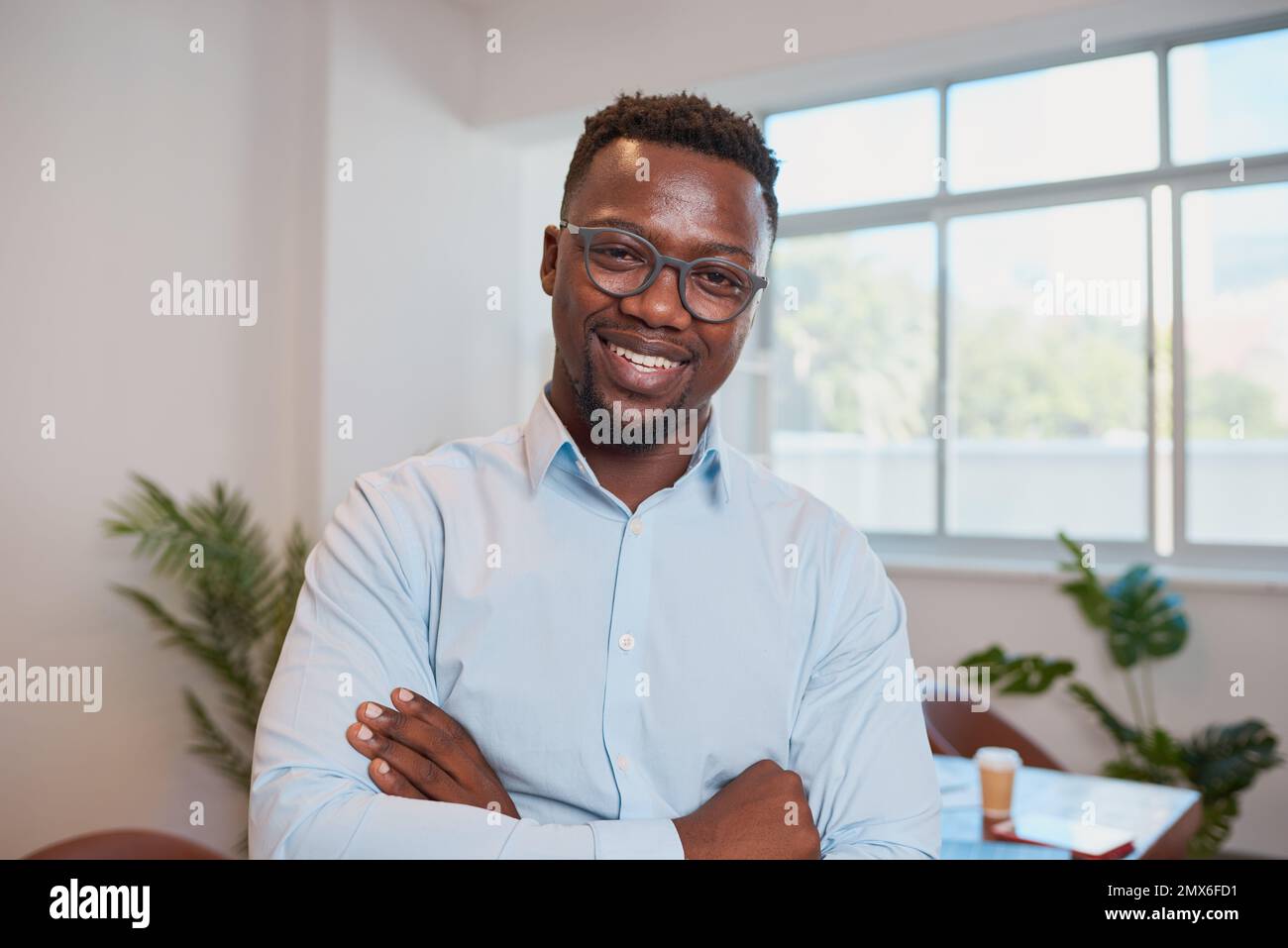 Office poses hi-res stock photography and images - Alamy