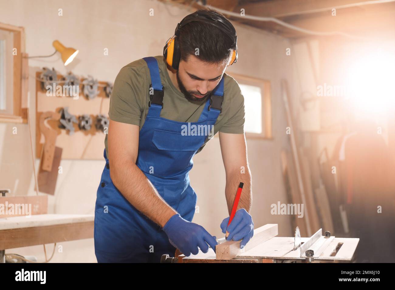 Professional carpenter making mark hi-res stock photography and images ...
