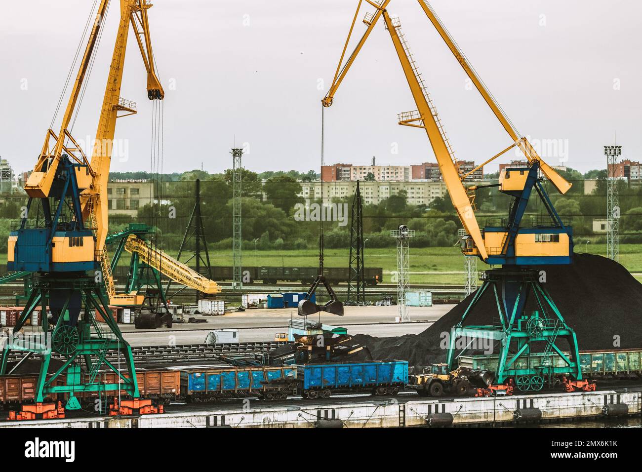 Railway Carriages Loaded Coal. Machines, Mechanisms. Loading Station ... Railway Carriages Loaded Coal. Machines, Mechanisms. Loading Station ...