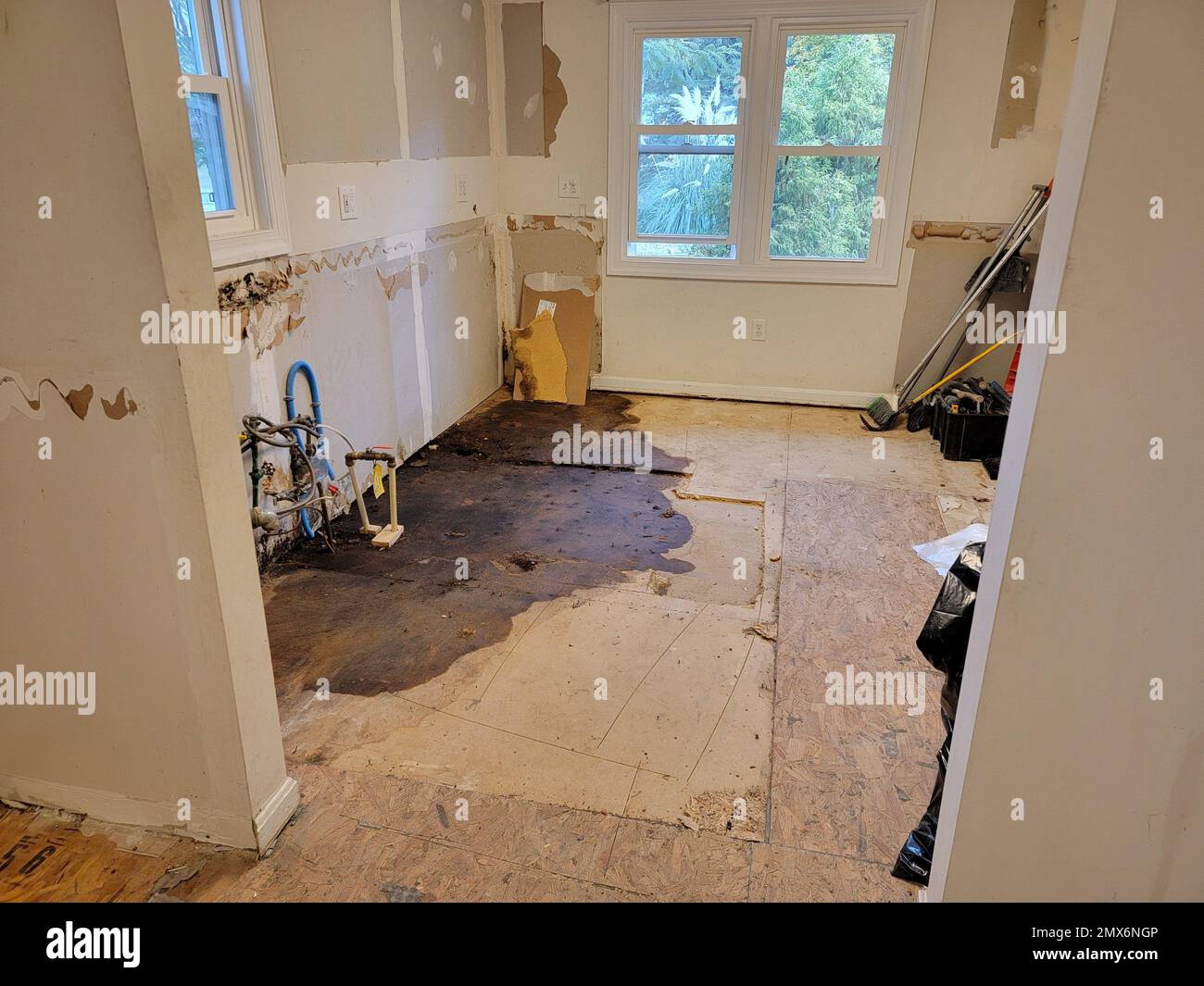 Kitchen floor hi-res stock photography and images - Alamy
