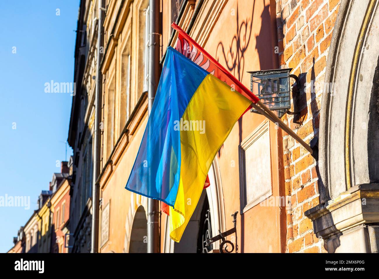 Building with ukrainian flag hi-res stock photography and images - Alamy