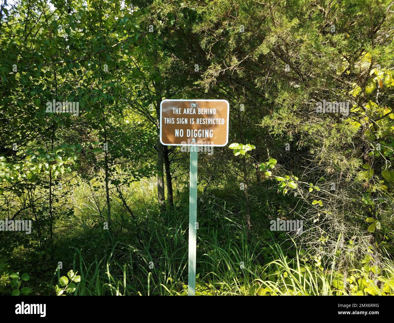 No digging sign hi-res stock photography and images - Alamy