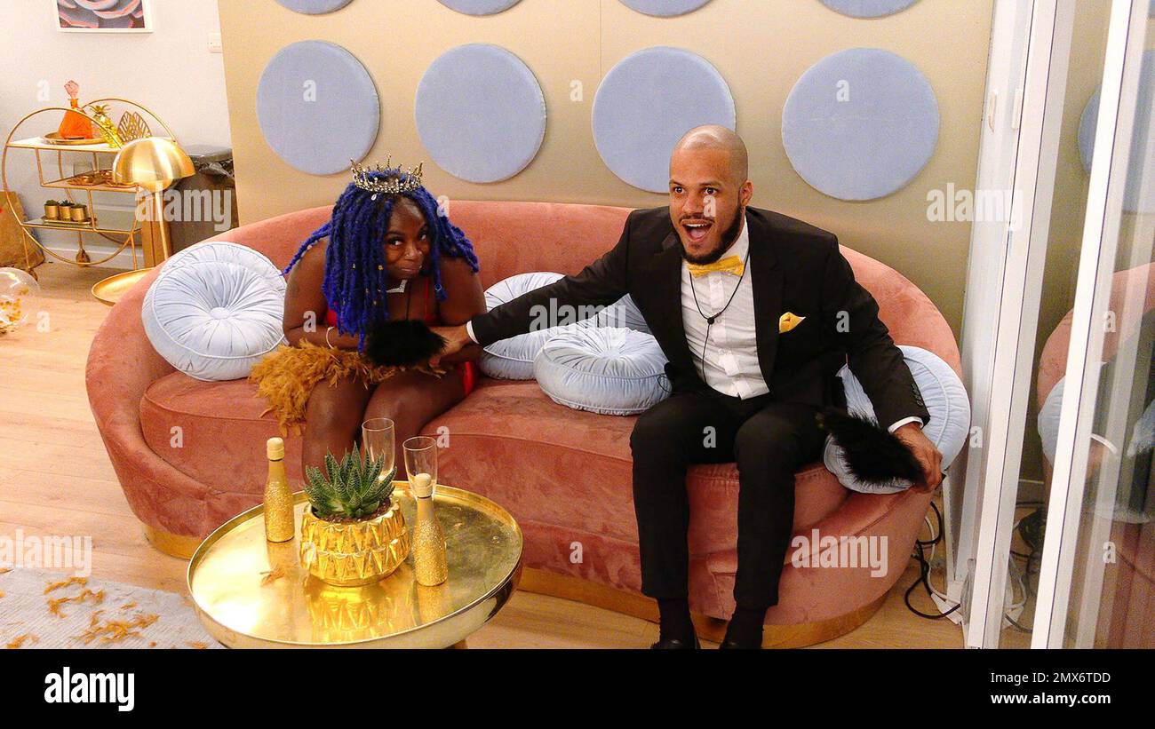 THE CIRCLE, from left: contestants Raven Sutton, Paris McTizic, Glam ...