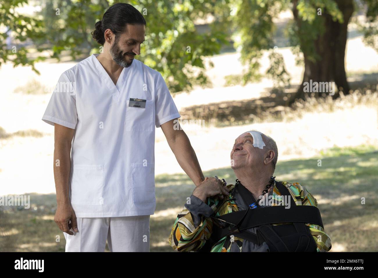 EMILY IN PARIS, from left: Younes Bouab, Jean-Christophe Bouvet ...