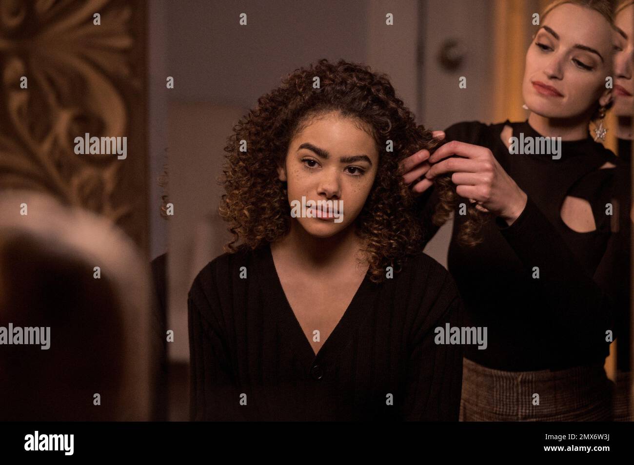 GINNY & GEORGIA, (aka GINNY AND GEORGIA), from left: Antonia Gentry ...