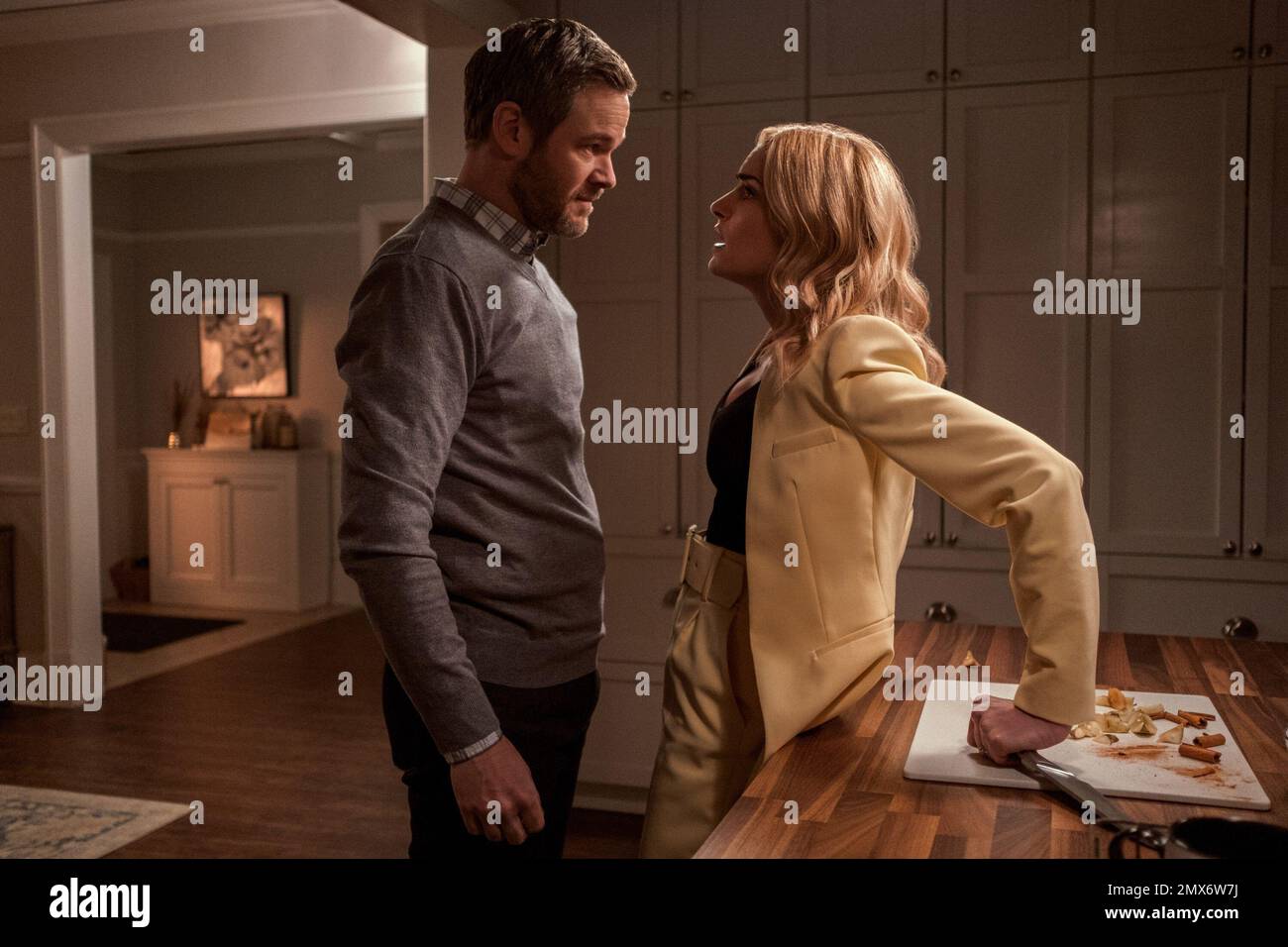 GINNY & GEORGIA, (aka GINNY AND GEORGIA), from left: Aaron Ashmore ...