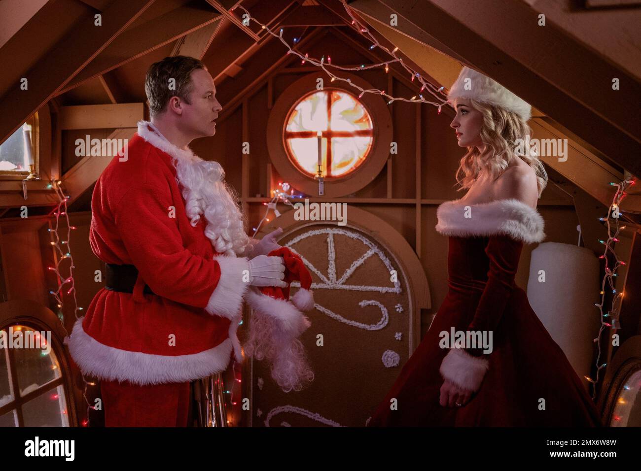 GINNY & GEORGIA, (aka GINNY AND GEORGIA), from left: Scott Porter ...