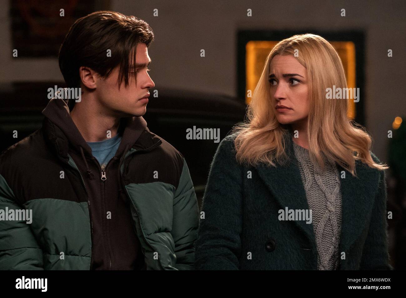 GINNY & GEORGIA, (aka GINNY AND GEORGIA), from left: Felix Mallard ...