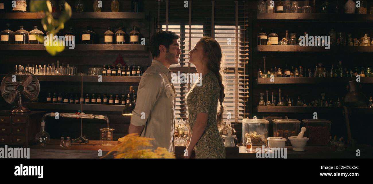 SHAHMARAN, (aka SAHMARAN), from left: Burak Deniz, Serenay Sarikaya ...