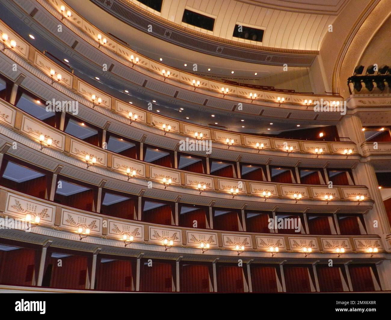 Auditorium interior view hi-res stock photography and images - Alamy