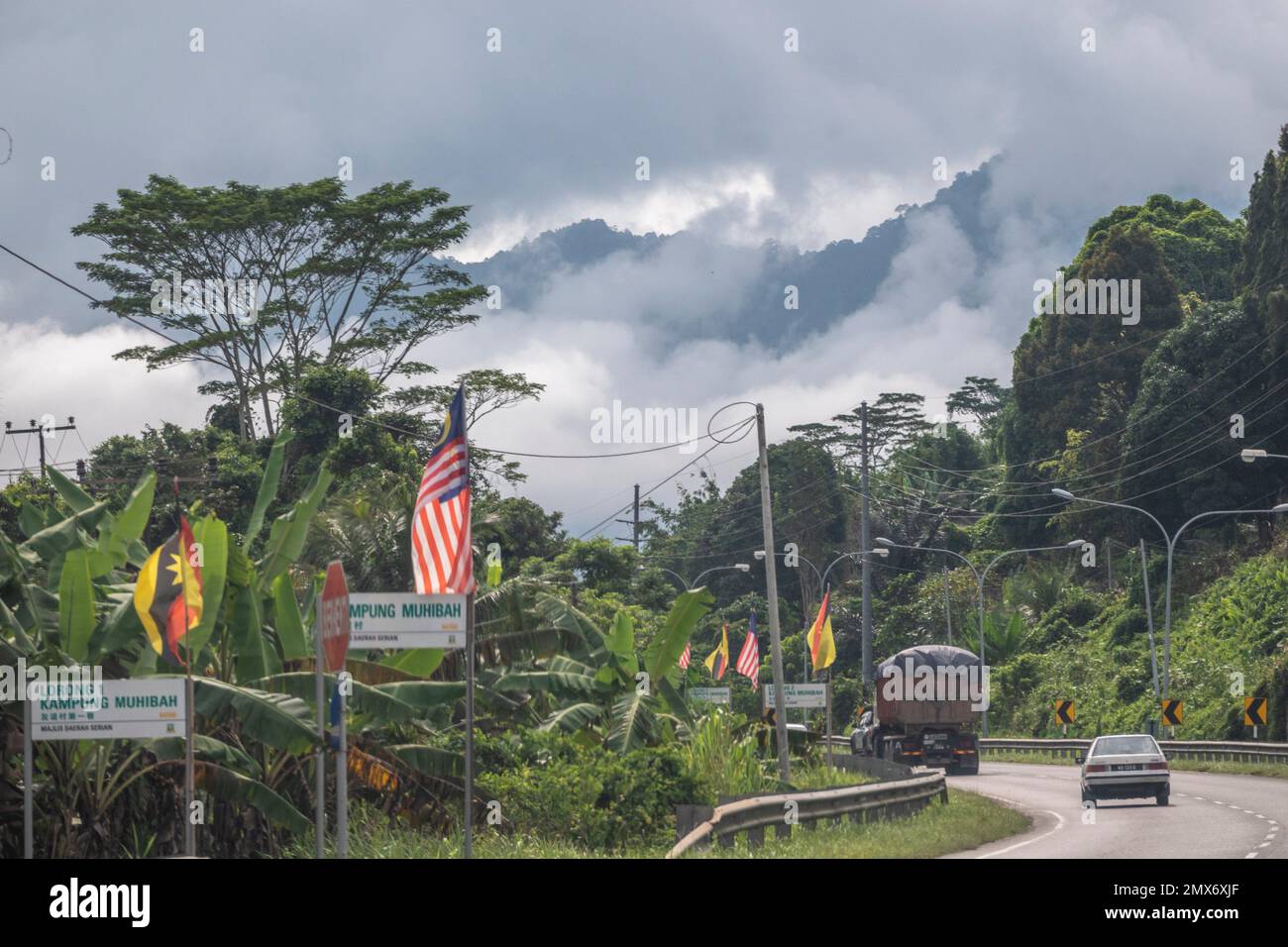 Mountain range plantation sarawak hi-res stock photography and images ...