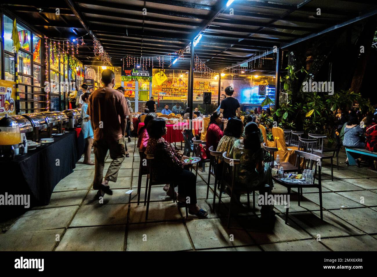 Village wedding party hi-res stock photography and images - Alamy
